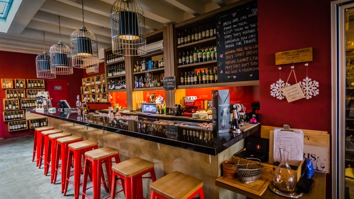 ลองจิบ ดื่มด่ำ รสชาติละมุนจากไวน์ซักแก้ว: ไวน์บาร์ในสิงคโปร์ – Visit ...